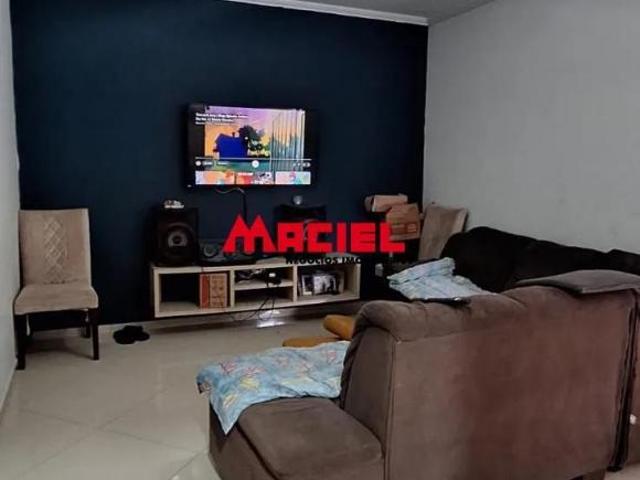 Oportunidade! Casa ampla com 3 dormitórios no Jardim Majestic!