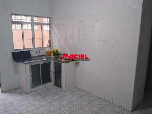 Oportunidade! Casa ampla com 2 dormitórios mais 1 edícula completa no Jardim Santa Inês 1!
