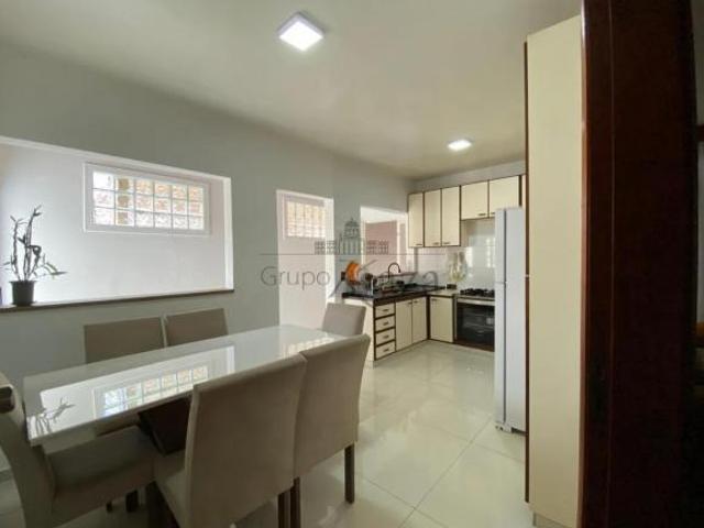 Oportunidade Casa Bosque dos Eucaliptos 3 Dormitórios 104m²