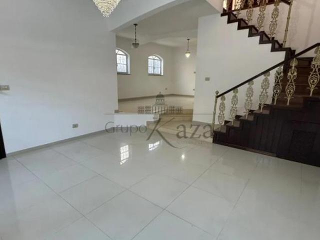 Oportunidade Casa Bosque dos Eucaliptos 4 Dormitórios 180m²