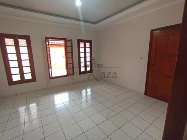 Oportunidade Casa Bosque dos Eucaliptos 4 Dormitórios 200m²