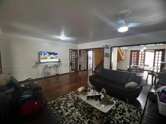 Oportunidade Casa Bosque dos Eucaliptos 4 Dormitórios 228m²