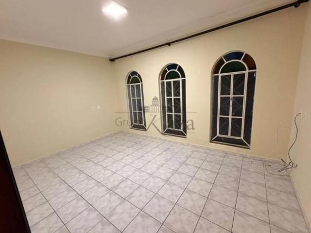Oportunidade Casa Bosque dos Eucaliptos 4 Dormitórios 250m²