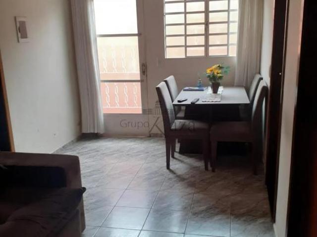 Oportunidade Casa Campo dos Alemães 3 Dormitórios 90m²