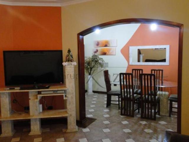 Oportunidade Casa Campos de São José 4 Dormitórios 170m² Estuda Permuta