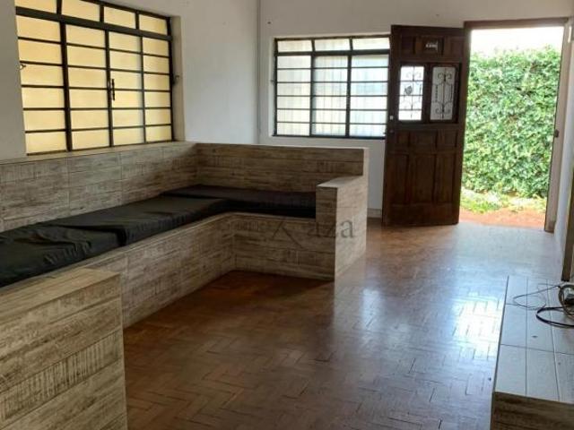 Oportunidade Casa Centro Jacareí 3 Dormitórios 160m²