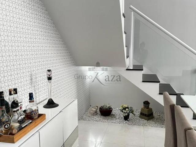Oportunidade Casa Chácaras Oliveiras 3 Dormitórios 250m²
