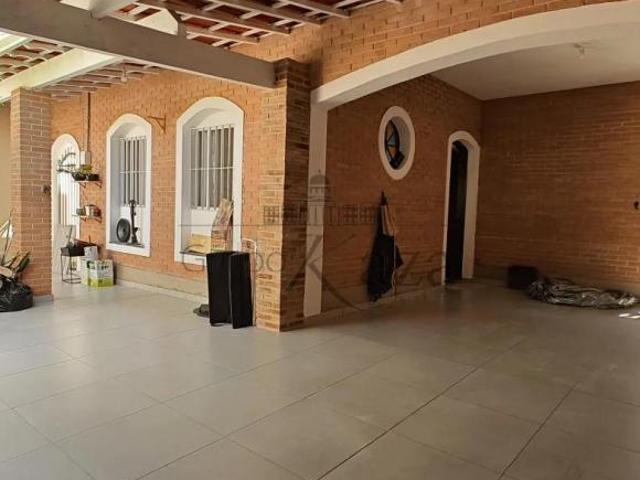 Oportunidade Casa Cidade Jardim Jacareí 3 Dormitórios 190m²