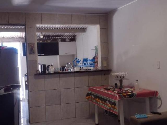 Oportunidade: casa com 3 dormitórios, edícula, sacada e garagem