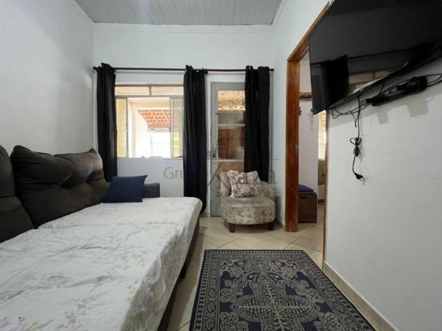 Oportunidade Casa com 3 Edículas Parque Industrial 216m²
