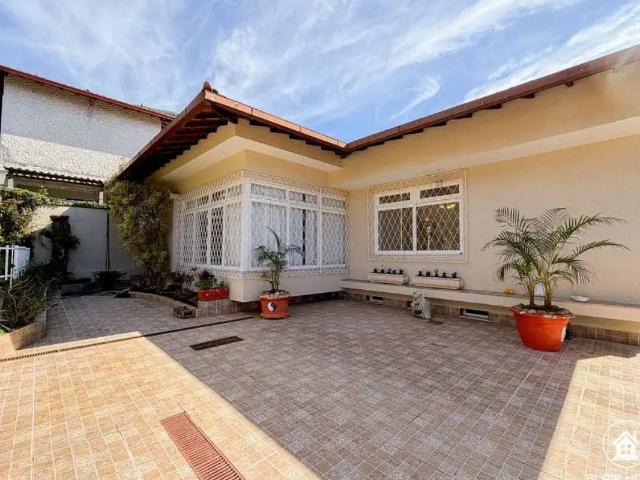 OPORTUNIDADE! Casa com 3 quartos para locação, 190m2, Iucas,Teresópolis, R$6.000
