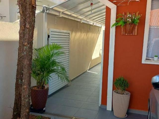 Oportunidade! casa com 2 dormitórios dentro de condomínio, 1 vaga de garagem/ Bom Jesus dos Perdões