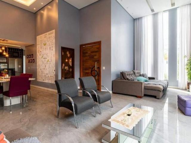 OPORTUNIDADE! CASA COM 4 QUARTOS 4 SUÍTES EM VICENTE PIRES!