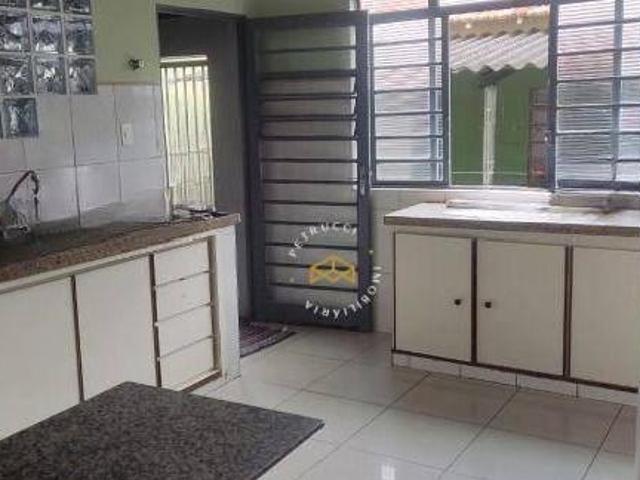OPORTUNIDADE! CASA COM EDÍCULA IDEAL PARA MORADIA OU RENDA COM ALUGUEL