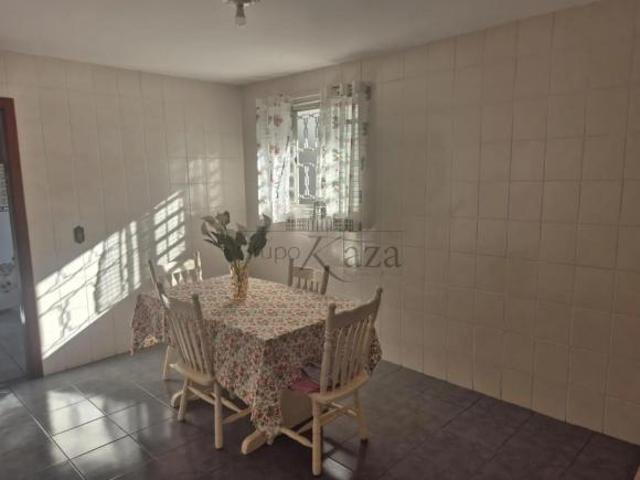 Oportunidade Casa com Edícula Jardim Motorama 3 Dormitórios 300m²