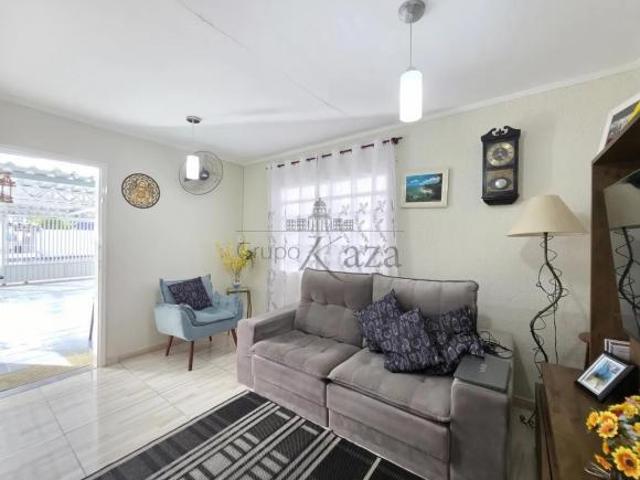 Oportunidade Casa com Edícula Jardim Satélite 3 Dormitórios 147m²