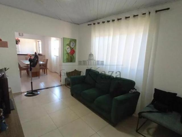 Oportunidade Casa com Edícula Monte Castelo 4 Dormitórios 221,30m²