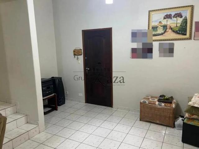 Oportunidade Casa com Edícula Parque Industrial 5 Dormitórios 150m²