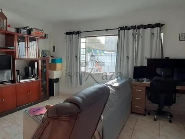 Oportunidade Casa com Edícula Parque Industrial 3 Dormitórios 110m²