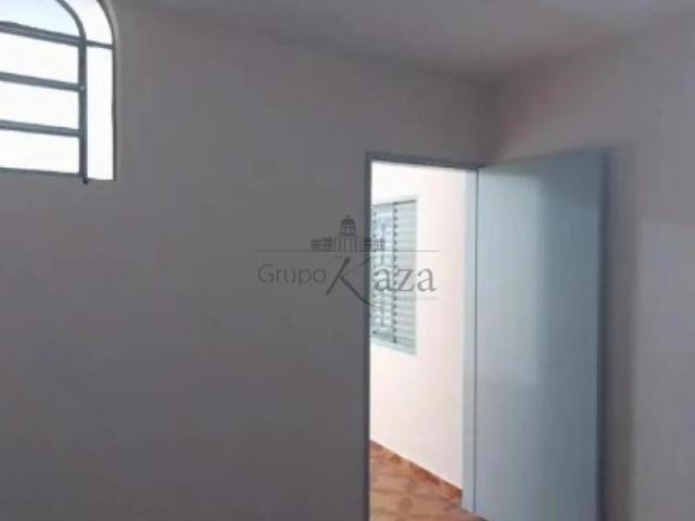 Oportunidade Casa com Salão Comercial Jardim São Judas Tadeu 5 Dormitórios 200m² Estuda pe