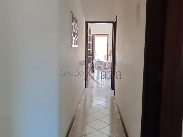 Oportunidade Casa Comercial Jardim Satélite 4 Dormitórios 154m²