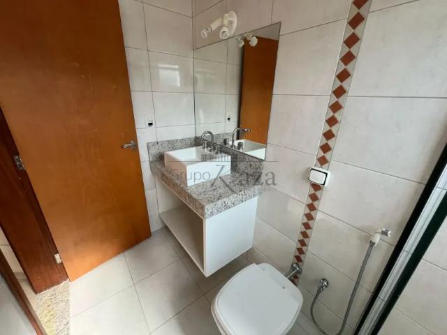 Oportunidade Casa Condomínio Floradas do Paratey Urbanova 4 Dormitórios 242m²