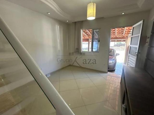 Casa Condomínio Baronesa Bairro Jardim Maria Amélia Jacareí 2 Dormitórios 72m² Planejados