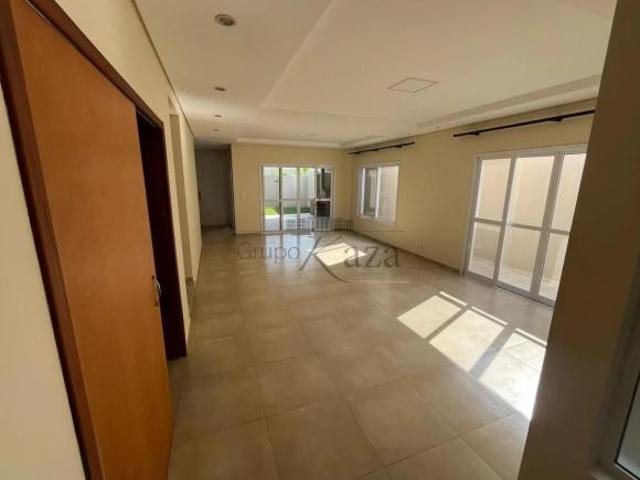 Oportunidade Casa Condomínio Floradas do Paratey Urbanova 4 Dormitórios 242m²