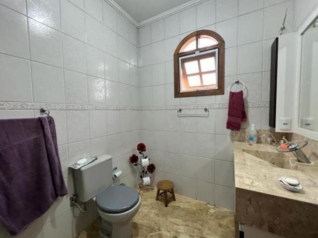 Oportunidade casa condomínio Ibiti da Paço, sendo 3 dormitórios, 1 suíte, cozinha modulada, piscina