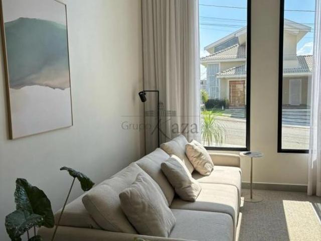 Oportunidade Casa Condomínio Residencial Malibu Caçapava 3 Dormitórios 250m²