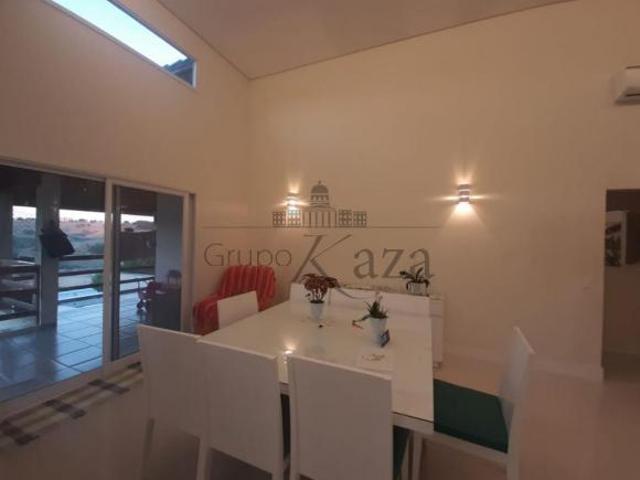 Oportunidade Casa Condomínio Residencial Mirante do Vale Jacareí 3 Dormitórios 260m²