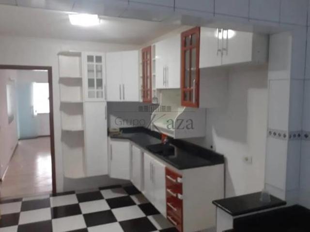 Oportunidade Casa Condomínio San Marino Parque Califórnia Jacareí 2 Dormitórios 80m²