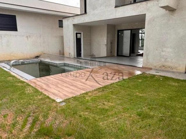 Oportunidade Casa Condomínio Urbanova Residencial Altos da Serra V 4 Dor