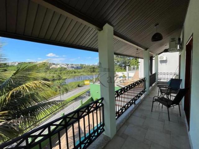 Oportunidade Casa Condomínio Urbanova Residencial Chácara dos Lagos 3 Dormitórios 320m²
