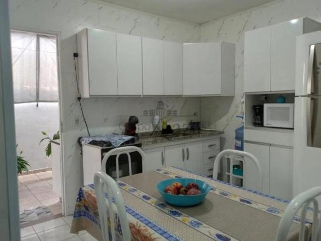 Oportunidade Casa Conjunto Trinta e Um de Março 3 Dormitórios 82m²