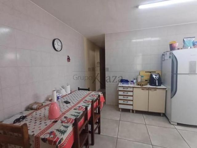 Oportunidade Casa Conjunto Residencial Trinta e Um de Março 2 Dormitórios 151m²
