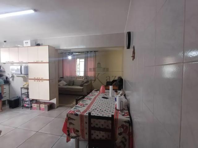 Oportunidade Casa Conjunto Residencial Trinta e Um de Março 2 Dormitórios 151m²