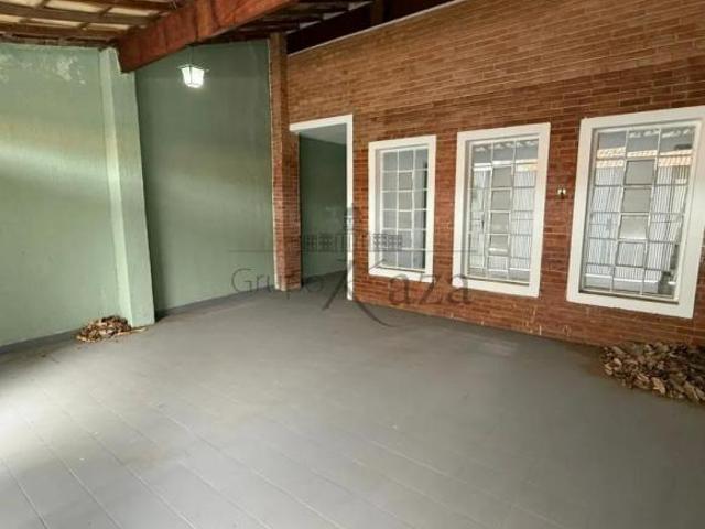 Oportunidade Casa Conjunto Residencial Trinta e Um de Março 2 Dormitórios 96m²