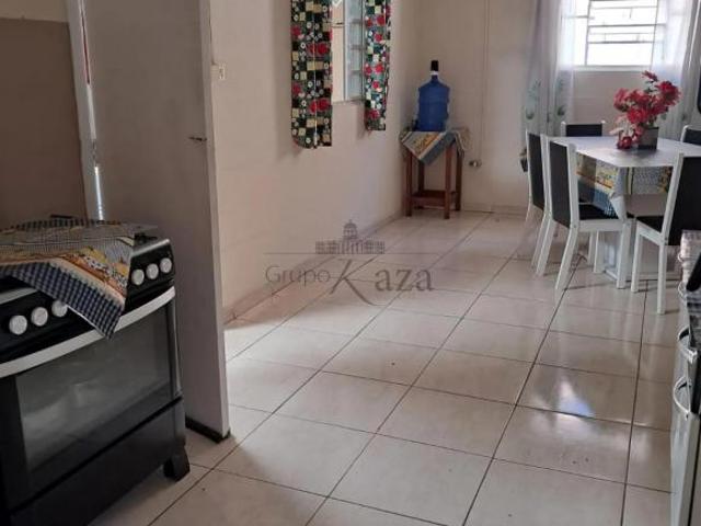 Oportunidade Casa Conjunto Residencial Galo Branco 4 Dormitórios 218m²