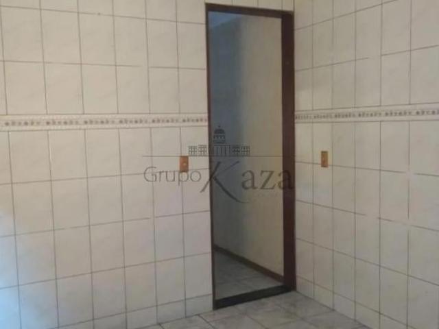 Oportunidade Casa Conjunto Residencial Galo Branco 2 Dormitórios 78m²