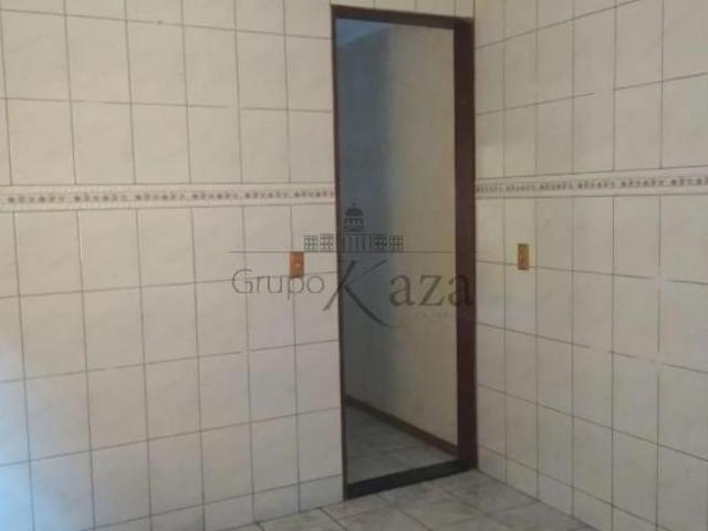 Oportunidade Casa Conjunto Residencial Galo Branco 2 Dormitórios 78m²