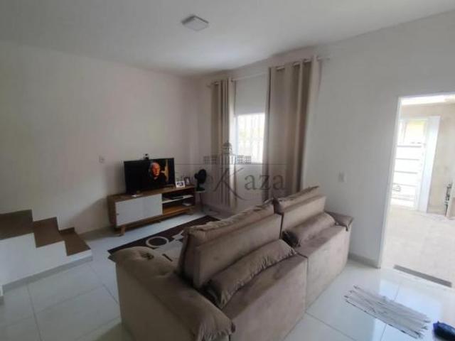 Oportunidade Casa Conjunto Residencial Galo Branco 3 Dormitórios 106m²
