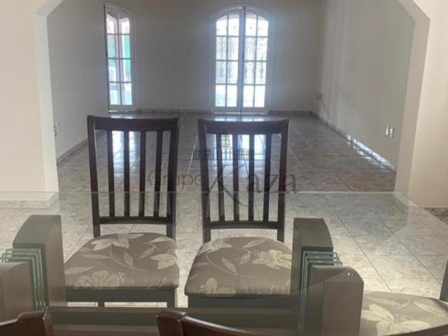 Oportunidade Casa Conjunto Residencial Galo Branco 3 Dormitórios 375m²