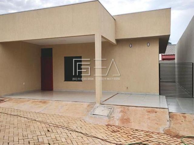 OPORTUNIDADE! CASA DE 02 QUARTOS À VENDA EM CONDOMÍNIO FECHADO