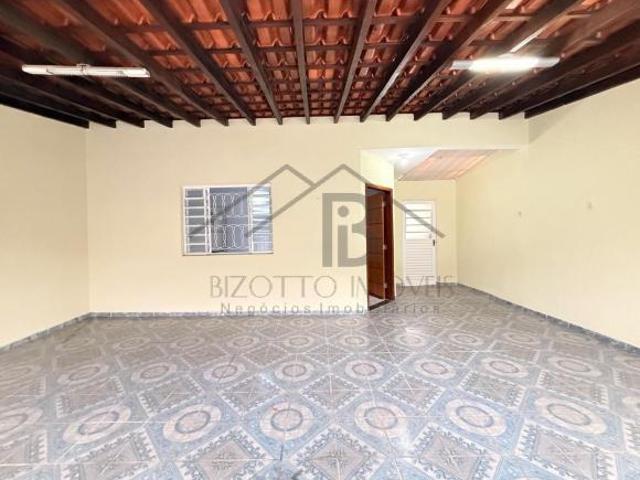 OPORTUNIDADE CASA DE 2 DORM/ 1 SUÍTE / GARAGEM COBERTA PERTO DO POLO SHOPPING RODOVIÁRIA NOVA /