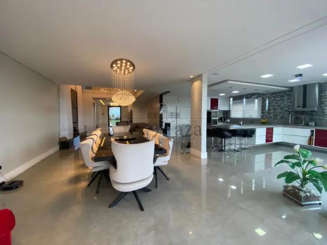 Oportunidade Casa em Condomínio Residencial Alphaville II 4 Dormitórios 369m²
