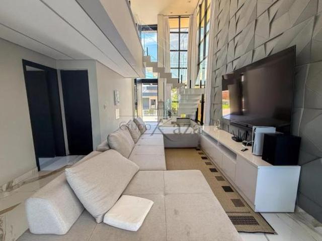 Oportunidade Casa em Condomínio Malibu Residencial Caçapava 3 Dormitórios 285m²