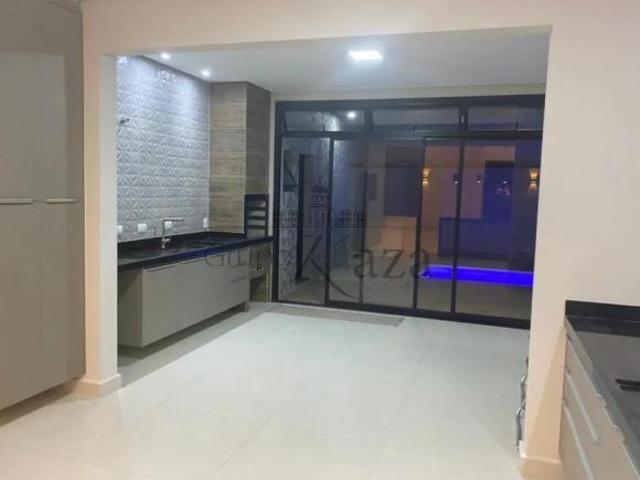 Oportunidade Casa em Condomínio Bairro do Grama Condomínio Terras do Vale 3 Dormitórios 15