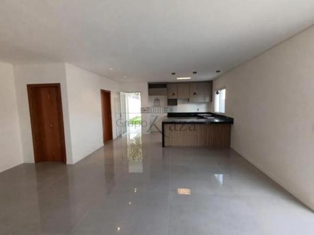 Oportunidade Casa em Condomínio Bosque dos Manacás Jardim Jacinto 4 Dormitórios 263m²