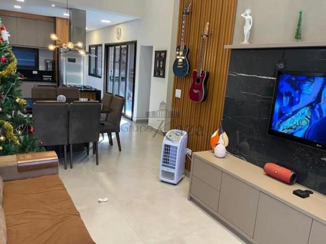 Oportunidade Casa em Condomínio Bosque dos Manacas Jardim Jacinto Jacareí 124m²